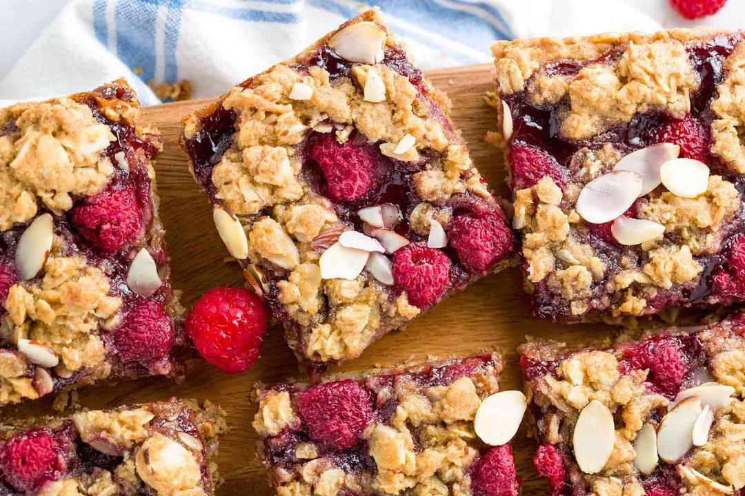 Homemade Raspberry Breakfast Bars Recipe | SideChef
