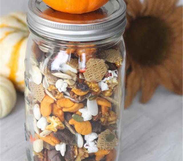 Fall Party Mix with Salted Caramel Rezept | SideChef