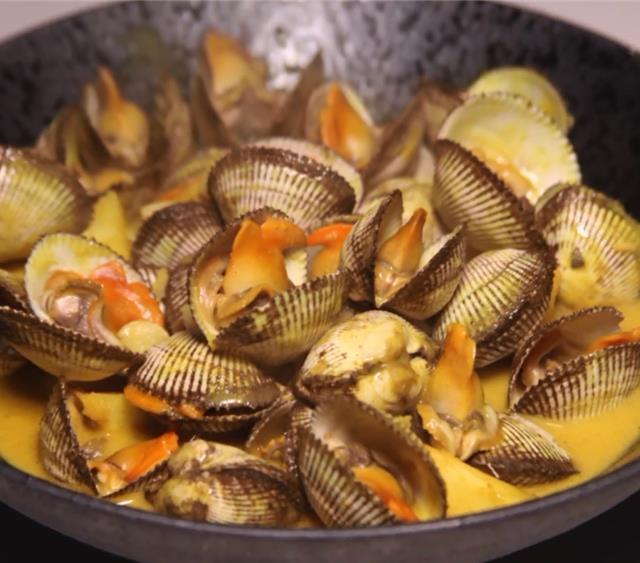 Red Clam Curry Recipe | SideChef