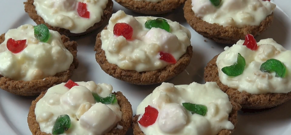 White Christmas Tartlets Recipe | SideChef