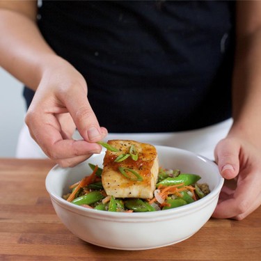 Apricot Glazed Mahi Mahi Bowl with Quinoa Recipe | SideChef