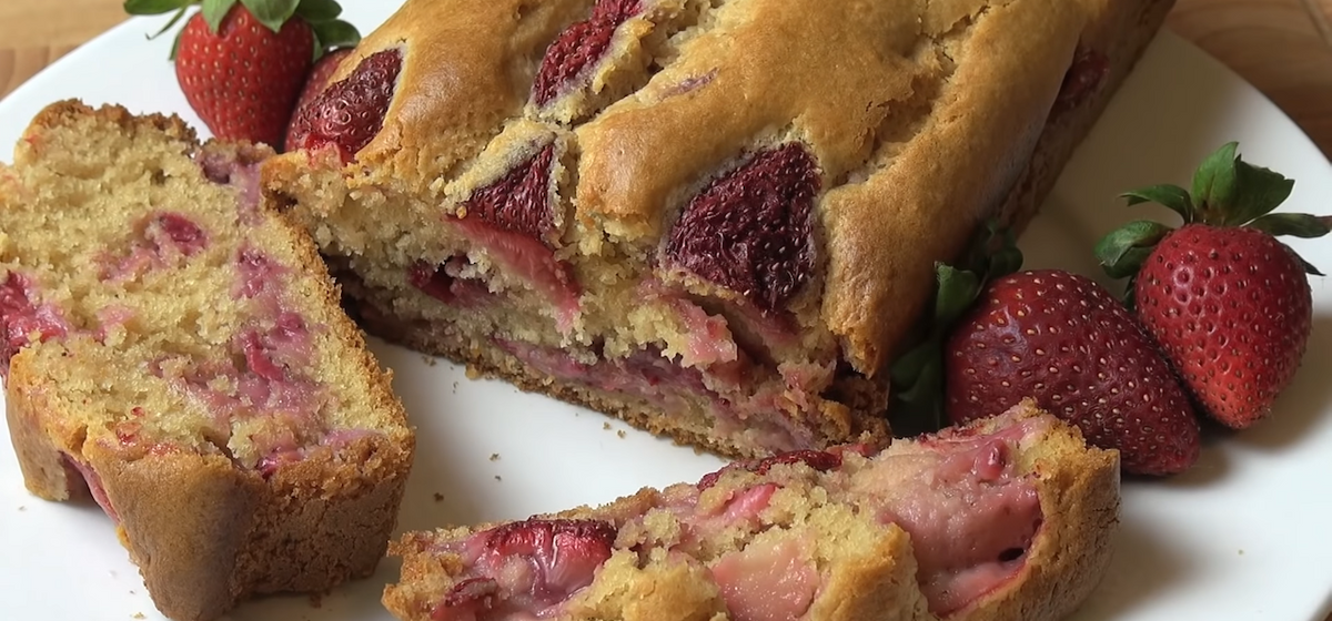 Strawberry Loaf Cake Recipe | SideChef