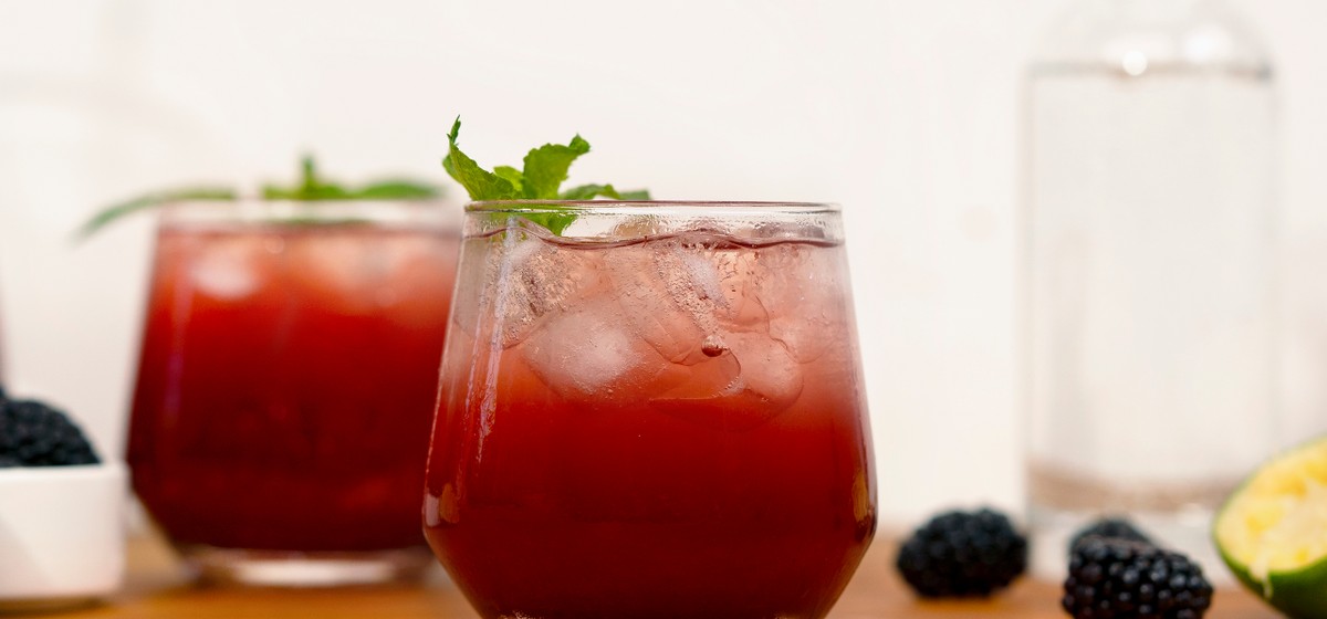 3-Ingredient Blackberry Cooler Recipe | SideChef
