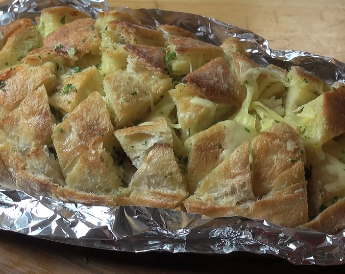 Cheesy Garlic Pull Apart Bread Recipe | SideChef
