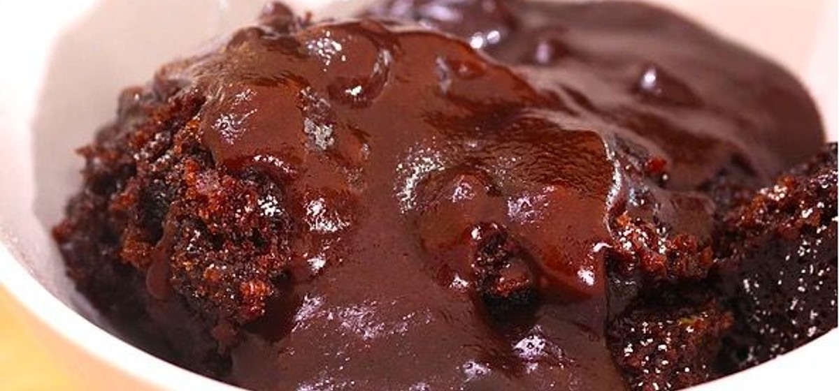 Slow Cooker Self-Saucing Chocolate Cake Recipe | SideChef
