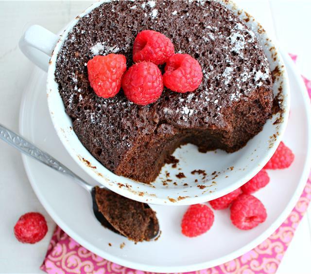 2 Minute Chocolate Mug Microwave Cake Recipe | SideChef